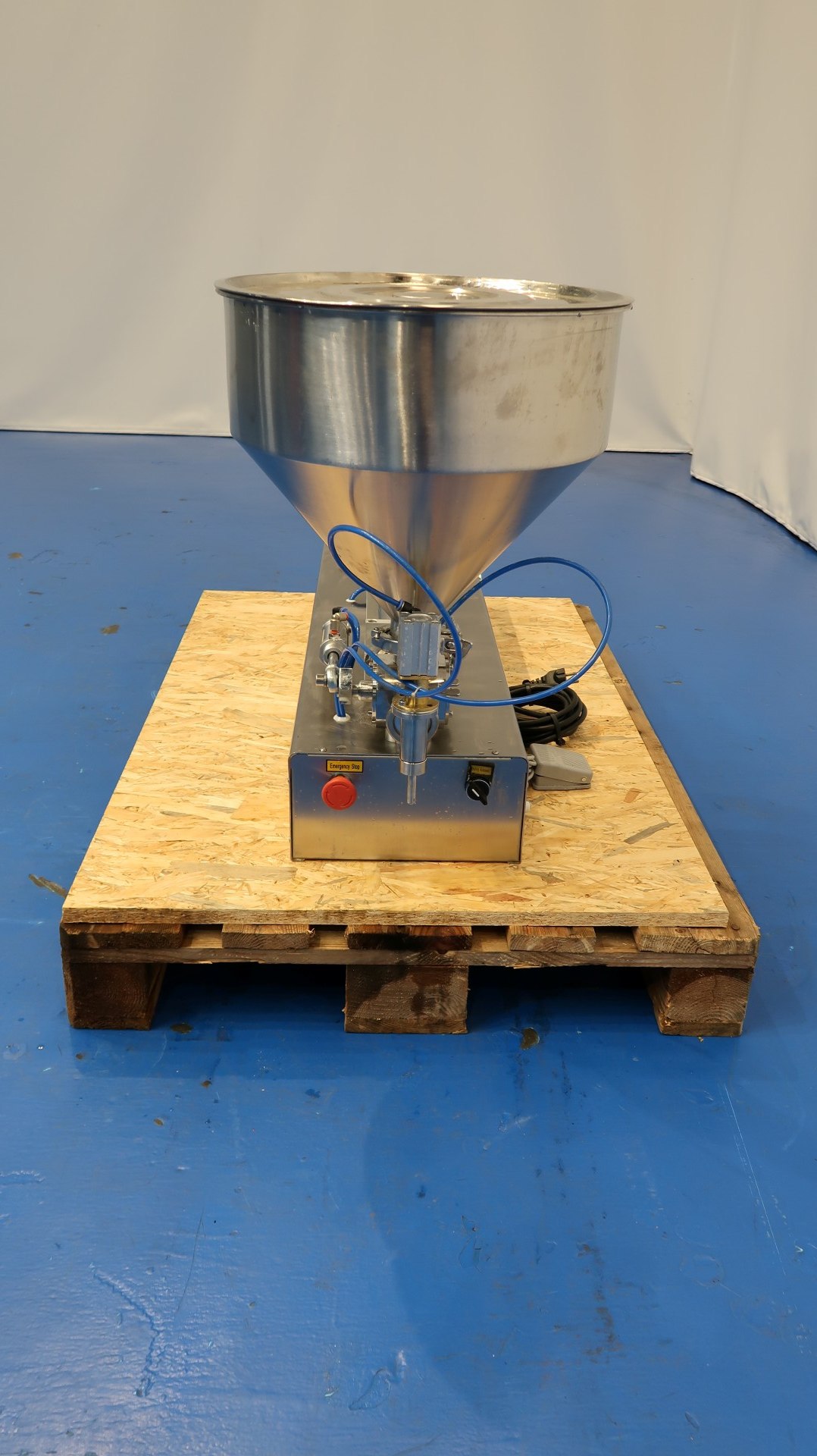 Semi automatic table top filling machine G1WTD - Lekkerkerker